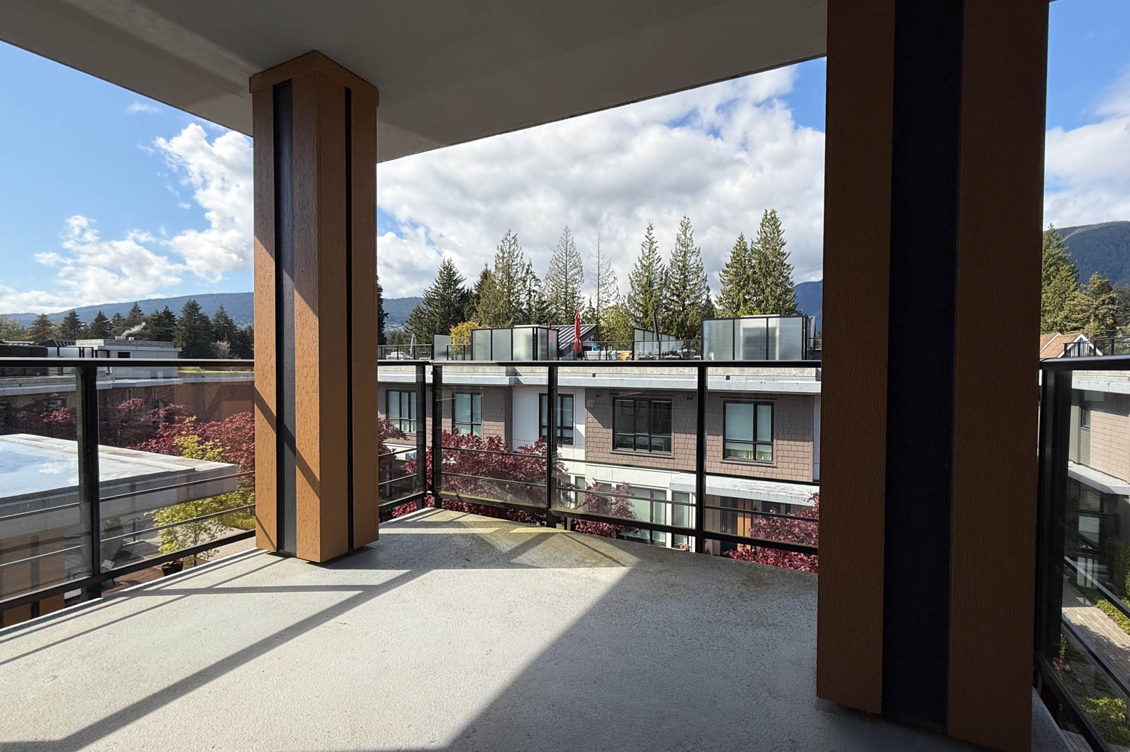 2 bedroom penthouse in Edgemont condo unfurnished