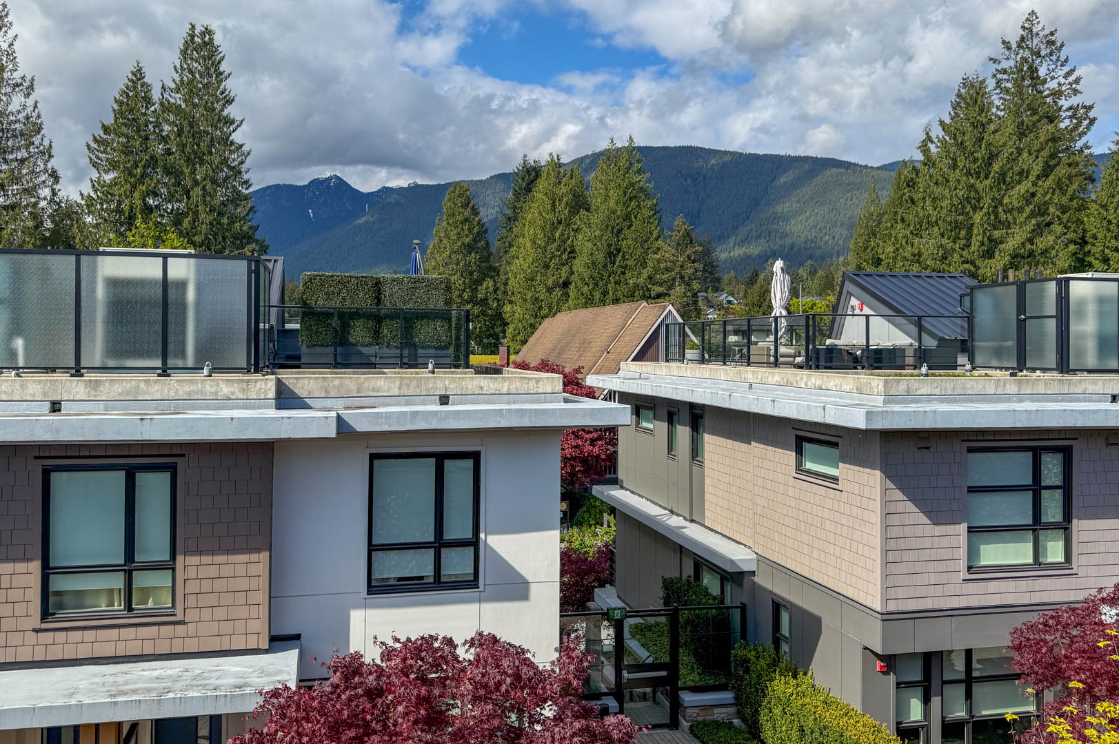 2 bedroom penthouse in Edgemont condo unfurnished