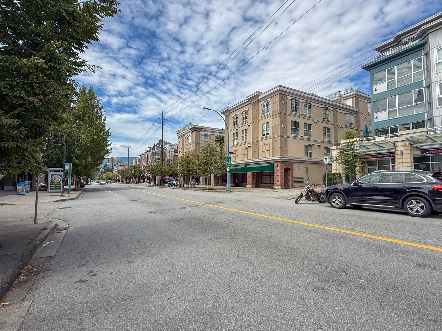 North Vancouver unfurnished 1 bedroom condo plus Den in Lower Lonsdale